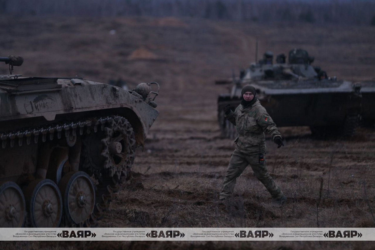Занятия по боевой подготовке с военнослужащими 120 омбр — ВАЯР