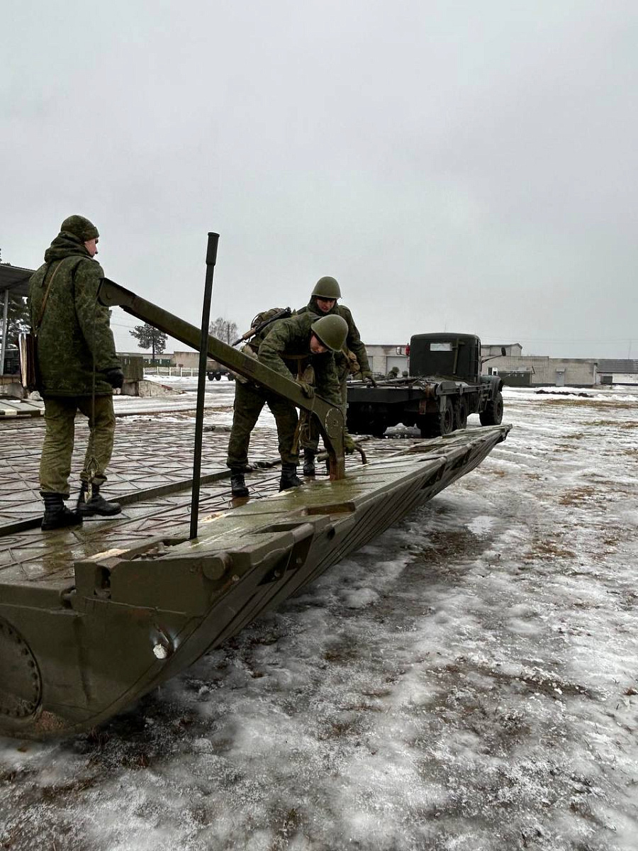 Контрольные занятия по тактико-специальной подготовке в 7-м инженерном ...